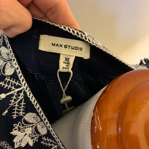 Max Studio | Tops | Max Studio Navywhite Sleeveless Tunic Xs Nwt | Poshmark